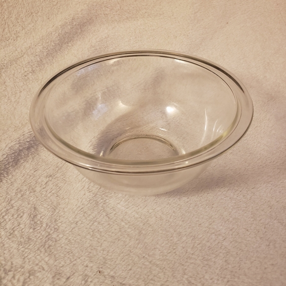 Pyrex | Kitchen | Vintage Pyrex 322 Clear Rimmed Nesting Mixing Bowl ...